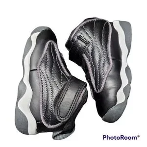 Jordan | Shoes | Jordan Black And White Pro Strong Kids Sneakers Size ...